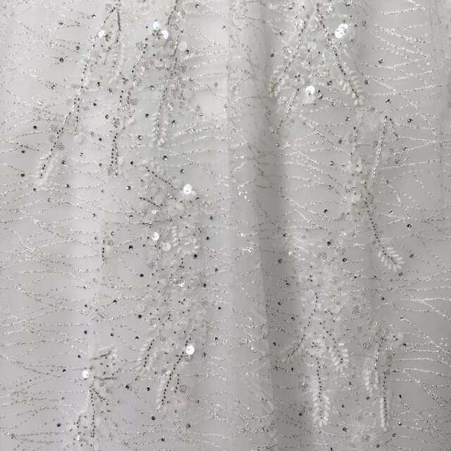 豪華！韓国風ドレス ウェディングドレス キラキラ光る刺繍 短袖 編み上げ 結婚式 抜群のおしゃれ見え ロングトレーン | iichi 日々の暮らしを心地よくするハンドメイドやアンティークの ...