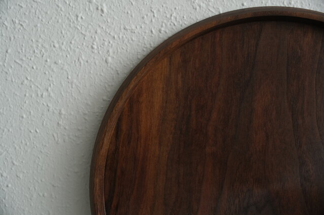 【1点限定】丸盆 ウォールナット オイル仕上げ | iichi 日々の暮らしを心地よくするハンドメイドやアンティークのマーケットプレイス