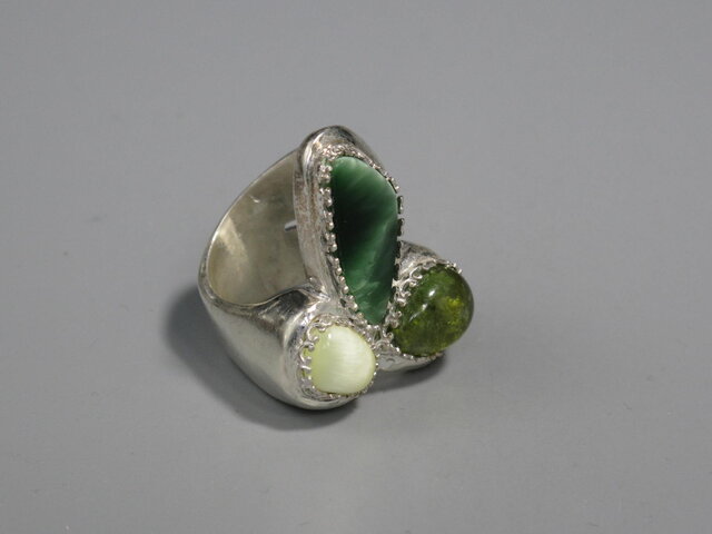 グリーン系のグラデーション | iichi 日々の暮らしを心地よくするハンドメイドやアンティークのマーケットプレイス