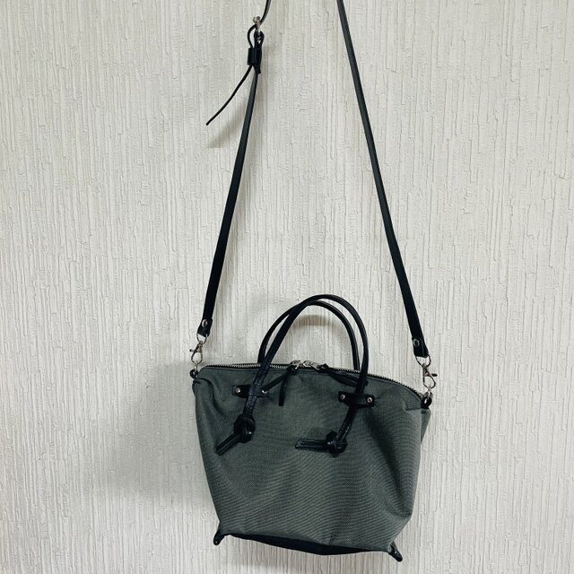 コーデュラナイロンの2wayショルダーミニボストン | iichi 日々の暮らしを心地よくするハンドメイドやアンティークのマーケットプレイス