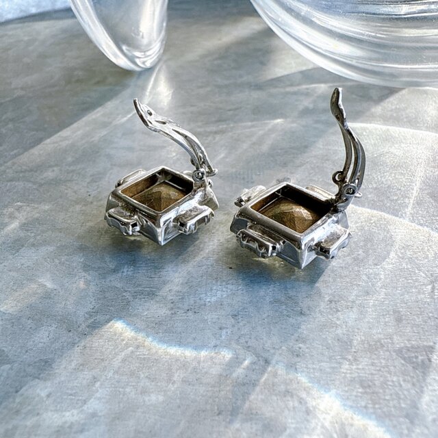 Y1142-ヴィンテージイヤリング U.S.A. 1970s Clear Crystal Square Glass | iichi 日々の暮らしを心地よくするハンドメイドやアンティークの ...