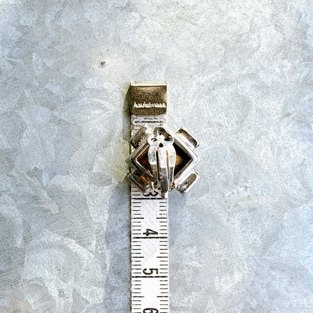 Y1142-ヴィンテージイヤリング U.S.A. 1970s Clear Crystal Square Glass | iichi 日々の暮らしを心地よくするハンドメイドやアンティークの ...