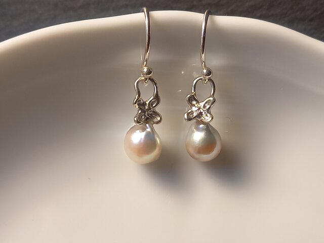 Utoka ☆ silver 金木犀 とあこやパール ピアス | iichi 日々の暮らしを心地よくするハンドメイドやアンティークのマーケットプレイス