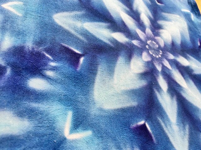 タイダイ ゆったりワンピース 藍色 スノーフレイク Hippies Dye最新作 HD24-18 | iichi 日々の暮らしを心地よくするハンドメイドやアンティークのマーケットプレイス