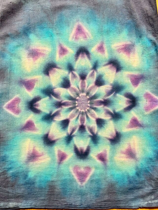 タイダイ ゆったりワンピース 藍色 スノーフレイク Hippies Dye最新作 HD24-18 | iichi 日々の暮らしを心地よくするハンドメイドやアンティークのマーケットプレイス