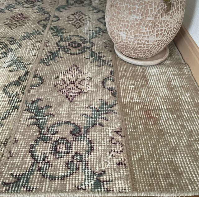 68.5×98 ベージュボタニカル パッチワーク トルコヴィンテージラグ | iichi 日々の暮らしを心地よくするハンドメイドやアンティークのマーケットプレイス