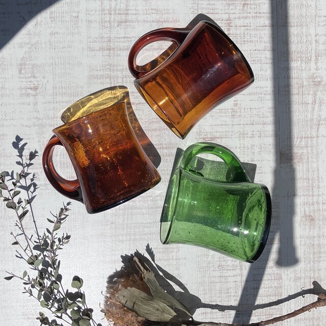 北欧＊エリック・ホグラン/こっくり琥珀色のガラスジョッキ/アンバー/BODA | iichi 日々の暮らしを心地よくするハンドメイドやアンティークのマーケットプレイス