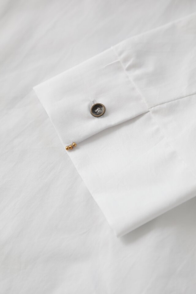 Sii shirts / white | iichi 日々の暮らしを心地よくするハンドメイドやアンティークのマーケットプレイス