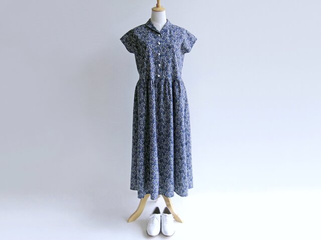 花のワンピース＊Little Flowers Garden(国産コットン・リップル生地) | iichi 日々の暮らしを心地よくするハンドメイドやアンティークのマーケットプレイス