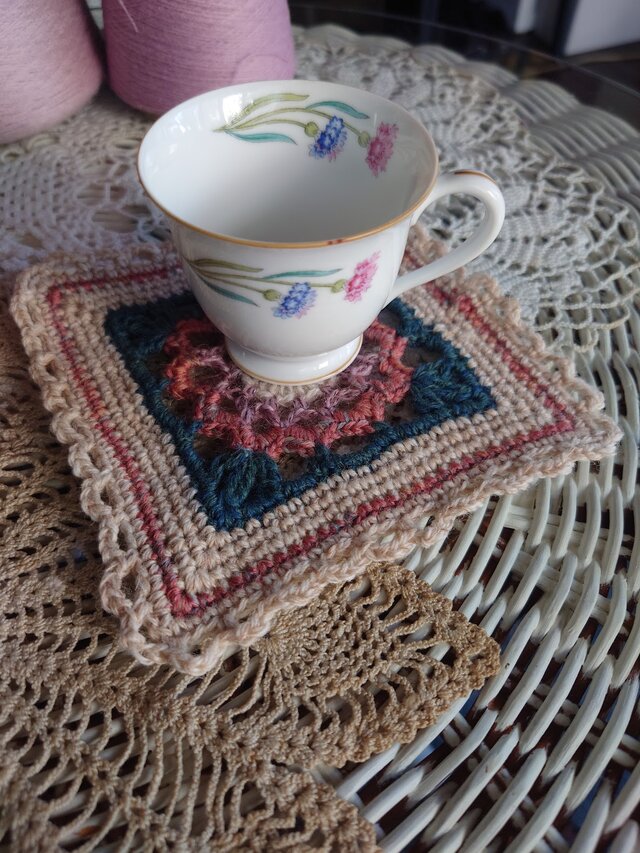 フラワーコースター ポットマット（K） | iichi 日々の暮らしを心地よくするハンドメイドやアンティークのマーケットプレイス