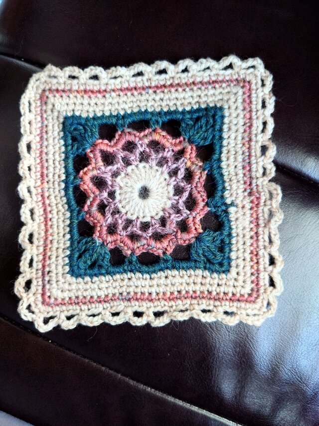 フラワーコースター ポットマット（K） | iichi 日々の暮らしを心地よくするハンドメイドやアンティークのマーケットプレイス