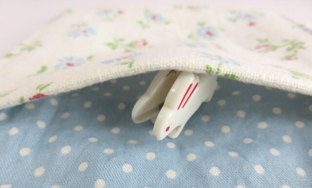 New*サニタリーポーチ*サニタリーケース*パープルフラワー | iichi 日々の暮らしを心地よくするハンドメイドやアンティークのマーケットプレイス