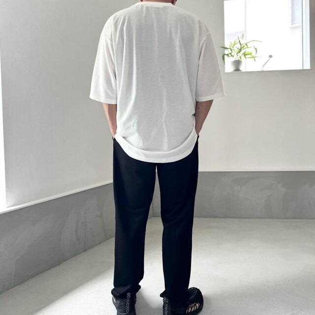 【接触冷感】ユニセックス サイドスリット ポケット付 ルーズフィット Tシャツ【ブラック】『2025新作』 | iichi 日々の暮らしを心地よくするハンドメイドやアンティークのマーケットプレイス