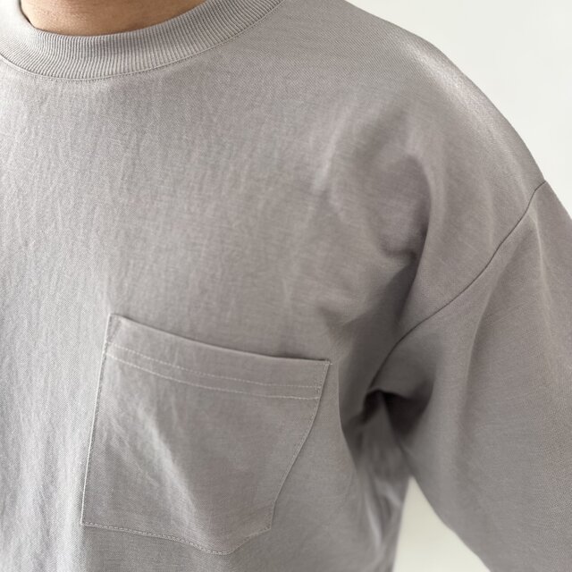 【接触冷感】ユニセックス サイドスリット ポケット付 ルーズフィット Tシャツ【ブラック】『2025新作』 | iichi 日々の暮らしを心地よくするハンドメイドやアンティークのマーケットプレイス