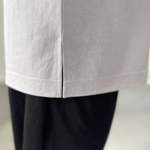 【接触冷感】ユニセックス サイドスリット ポケット付 ルーズフィット Tシャツ【ブラック】『2025新作』 | iichi 日々の暮らしを心地よくするハンドメイドやアンティークのマーケットプレイス