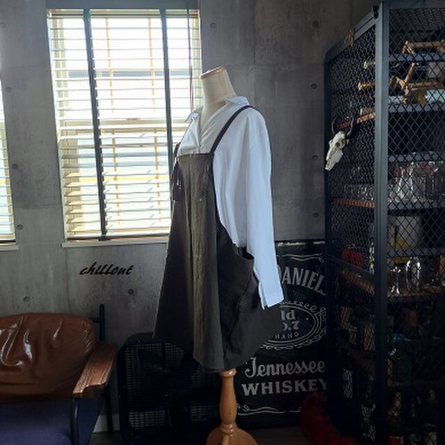 【背中がかわいい】エプロンドレス：ワッシャーリネン：オリーブドラブ【0752】 | iichi 日々の暮らしを心地よくするハンドメイドやアンティークのマーケットプレイス