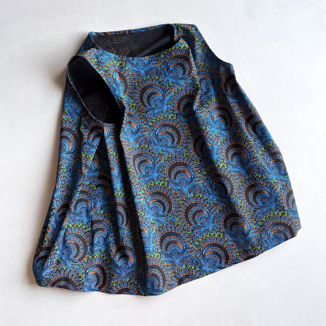 シュエシュエファブリック ボートネックブラウス Shweshwe green x blue | iichi 日々の暮らしを心地よくするハンドメイドやアンティークのマーケットプレイス