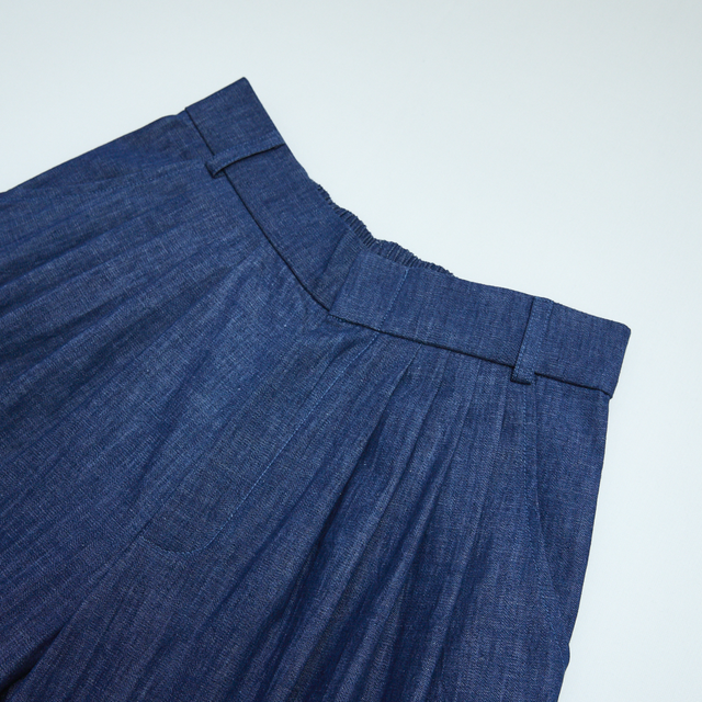 【丈調整できる】プリーツタック ライトオンスのシャンブレー 大人のデニムパンツ 後ろゴム 【3サイズ】 0731BL | iichi 日々の暮らしを心地よくするハンドメイドやアンティークの ...