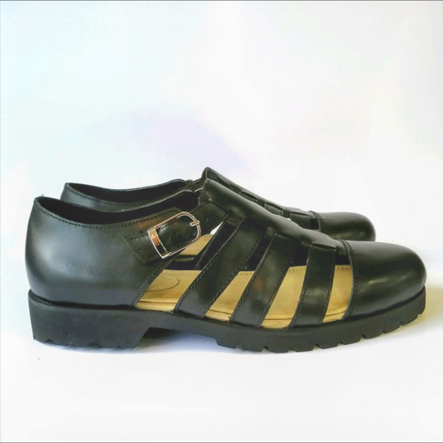 本革グルカサンダル 無料サイズ調整 23cmから製作可能 ブラック 色変更可能 | iichi 日々の暮らしを心地よくするハンドメイドやアンティークのマーケットプレイス