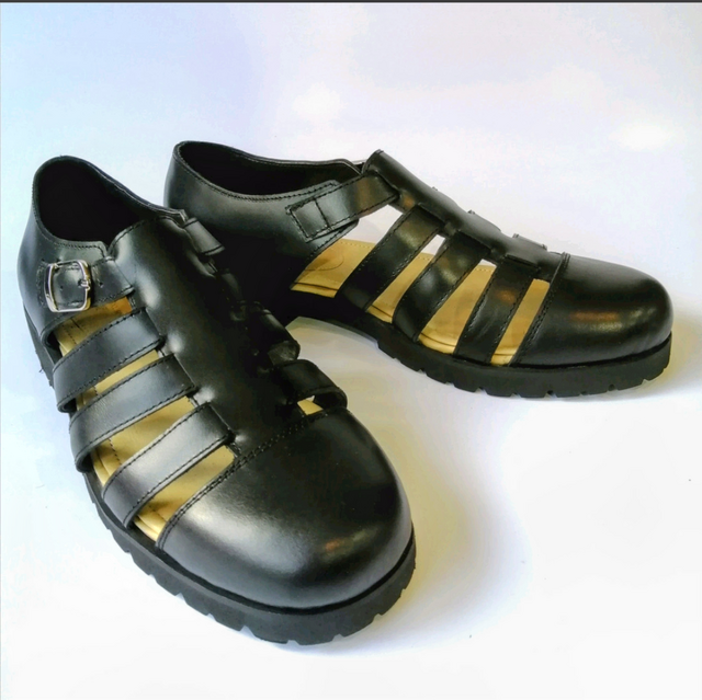 本革グルカサンダル 無料サイズ調整 23cmから製作可能 ブラック 色変更可能 | iichi 日々の暮らしを心地よくするハンドメイドやアンティークのマーケットプレイス