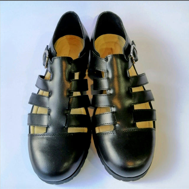 本革グルカサンダル 無料サイズ調整 23cmから製作可能 ブラック 色変更可能 | iichi 日々の暮らしを心地よくするハンドメイドやアンティークのマーケットプレイス