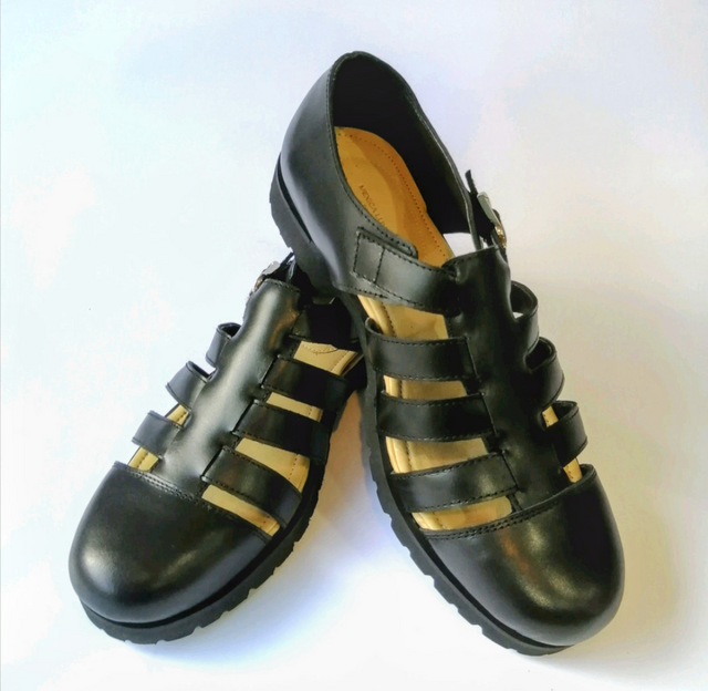 本革グルカサンダル 無料サイズ調整 23cmから製作可能 ブラック 色変更可能 | iichi 日々の暮らしを心地よくするハンドメイドやアンティークのマーケットプレイス