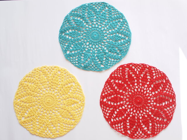 botan ドイリー 赤【24.0cm】 | iichi 日々の暮らしを心地よくするハンドメイドやアンティークのマーケットプレイス