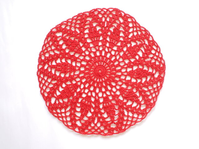 botan ドイリー 赤【24.0cm】 | iichi 日々の暮らしを心地よくするハンドメイドやアンティークのマーケットプレイス