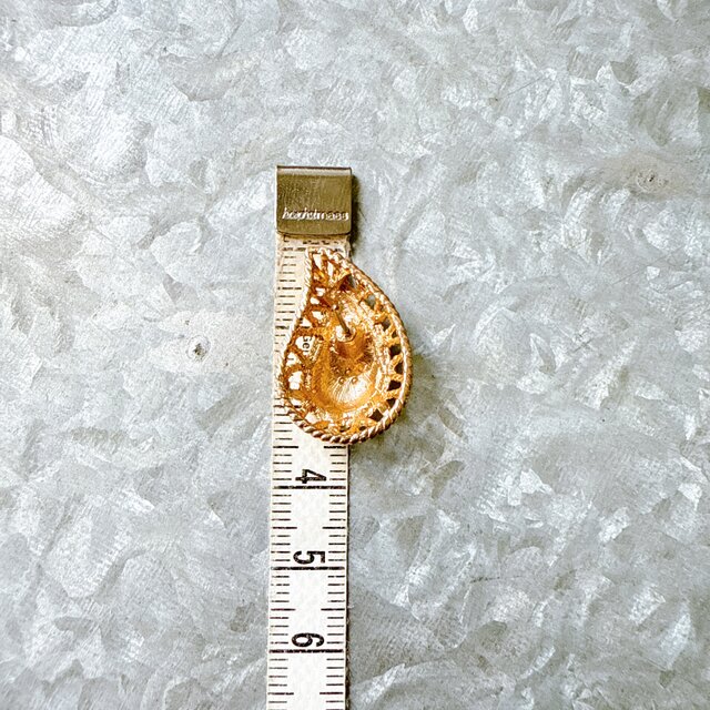 PA354-【 AVON 】エイボン・ヴィンテージピアス 1982 Paisley Filigree Teardrop | iichi 日々の暮らしを心地よくするハンドメイドやアンティークの ...