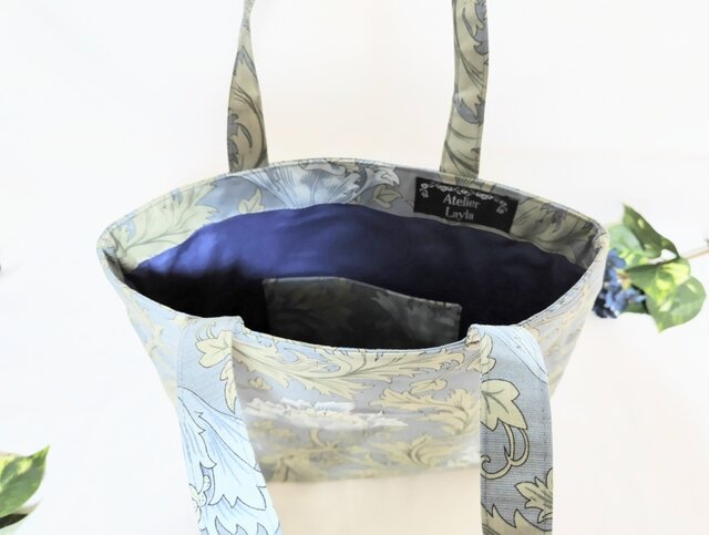 アネモネブルーのペタンコトートバック | iichi 日々の暮らしを心地よくするハンドメイドやアンティークのマーケットプレイス