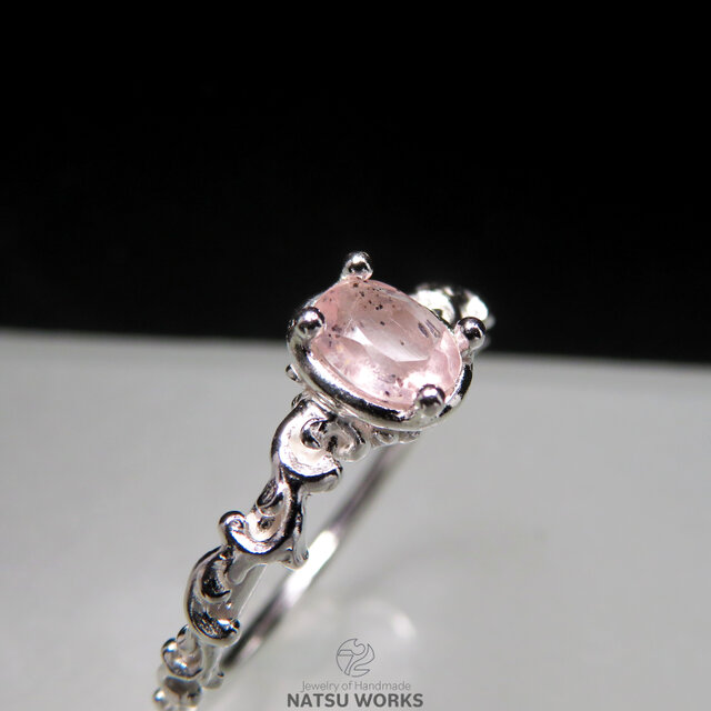 ダイオプサイド in ローズクォーツ リング / Botanical Diopside in Rose Quartz Ring | iichi 日々の暮らしを心地よくするハンドメイドや ...