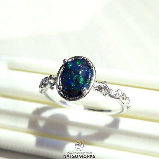 ブラック オパール リング / Gem and Botanical Black Opal Ring 0 | iichi 日々の暮らしを心地よくするハンドメイドやアンティークのマーケットプレイス