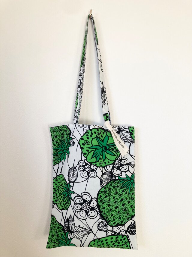 Tote bag M -strawberry mix- | iichi 日々の暮らしを心地よくするハンドメイドやアンティークのマーケットプレイス