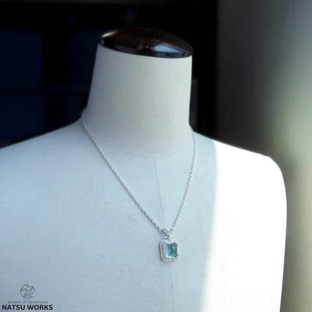モス アクアマリン ネックレス / Moss Aquamarine with 18k Gold Necklace | iichi 日々の暮らしを心地よくするハンドメイドやアンティークの ...