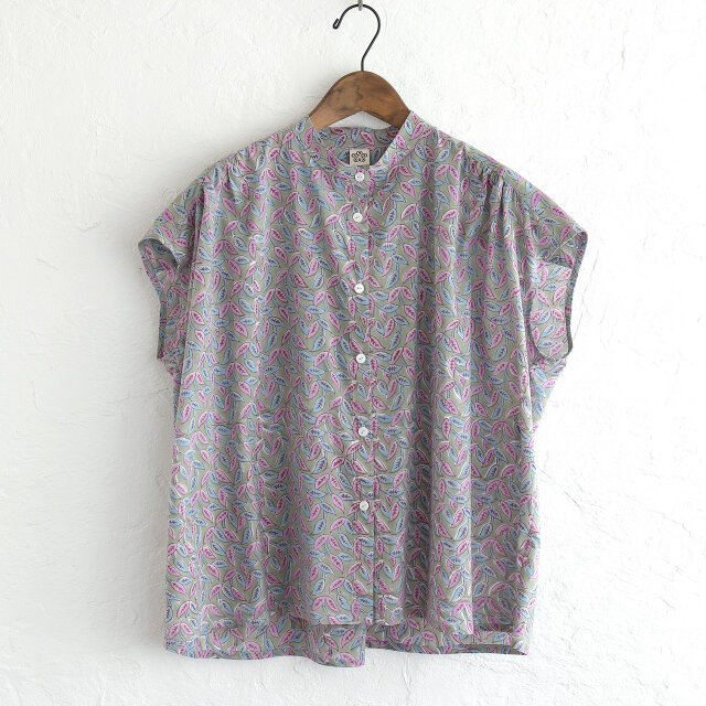 快適 インド綿ブロックプリント フレンチスリーブバンドカラーブラウス （リーフ/グレー）TP42 | iichi 日々の暮らしを心地よくするハンドメイドやアンティークのマーケットプレイス