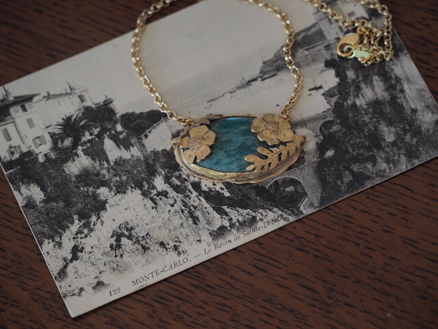 サンショウ薔薇 アマゾナイト | iichi 日々の暮らしを心地よくするハンドメイドやアンティークのマーケットプレイス