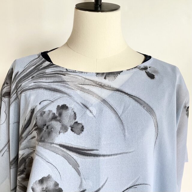 シアー スクエアブラウス【送料込み】古布リメイク ライトブルー | iichi 日々の暮らしを心地よくするハンドメイドやアンティークのマーケットプレイス