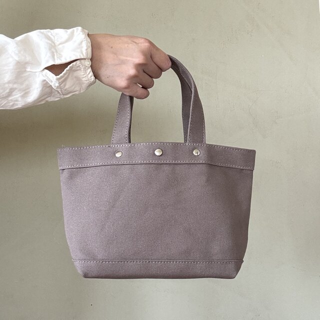 シンプルミニトート/チャコールグレー | iichi 日々の暮らしを心地よくするハンドメイドやアンティークのマーケットプレイス