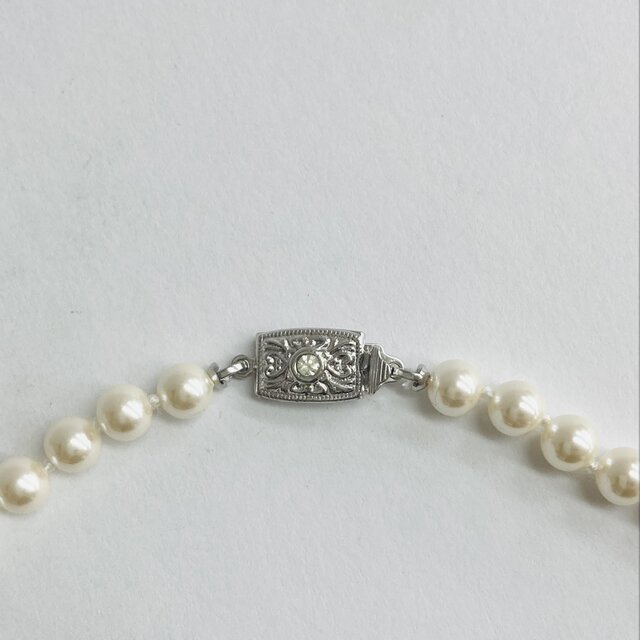 ガラスパールグラデーションオールノットネックレス/6x10mm約43cm/クリーム/R/made in japan | iichi 日々の暮らしを心地よくするハンドメイドやアンティークの ...