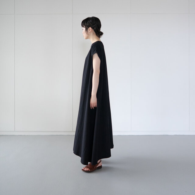 FRECKLE｜organic cotton cut and sew long one piece/black robe | iichi 日々の暮らしを心地よくするハンドメイドやアンティークの ...