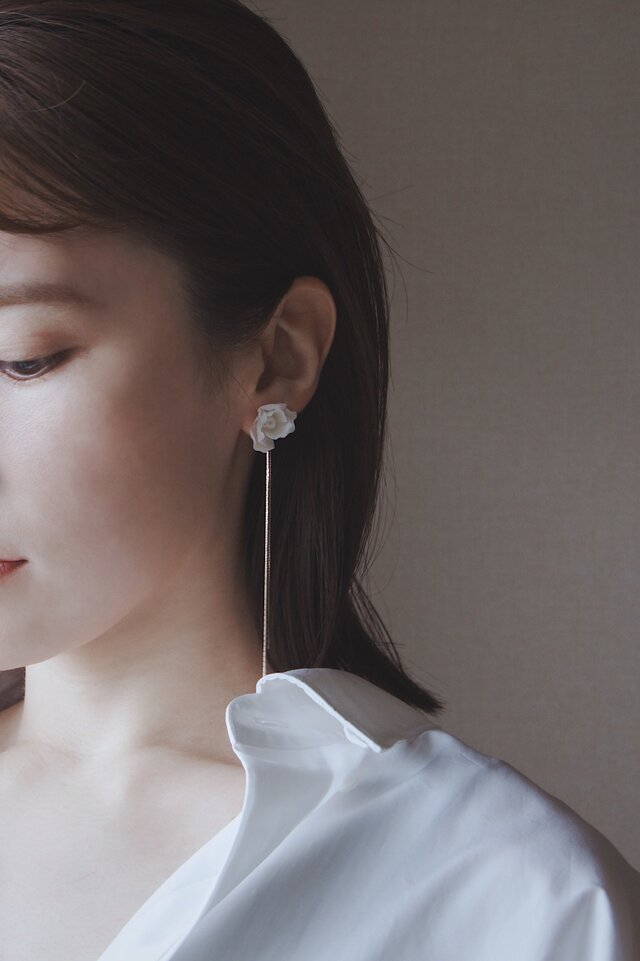 Maxene Earrings | iichi 日々の暮らしを心地よくするハンドメイドやアンティークのマーケットプレイス