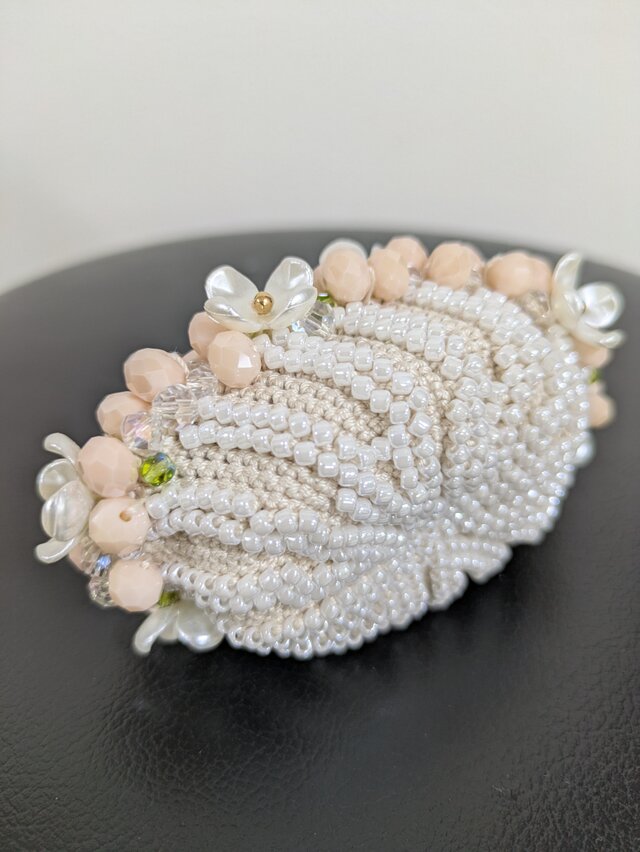 31*ビーズがま口☆フラワーバスケット☆ピンク | iichi 日々の暮らしを心地よくするハンドメイドやアンティークのマーケットプレイス