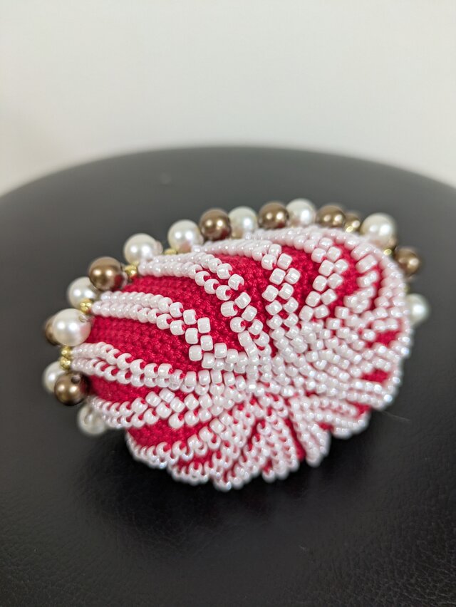 32*ビーズがま口☆ポップコーンバスケット☆赤×茶 | iichi 日々の暮らしを心地よくするハンドメイドやアンティークのマーケットプレイス