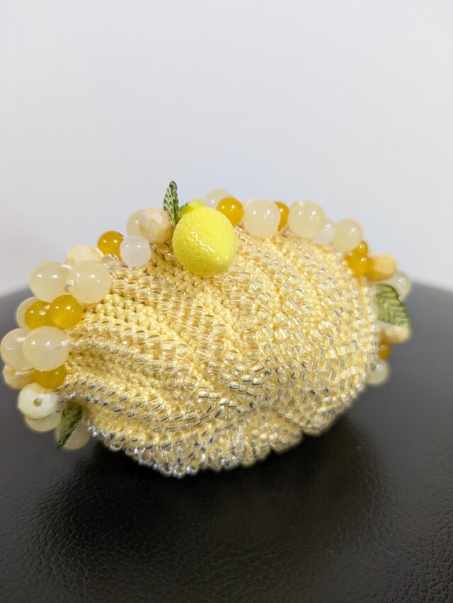 38*ビーズがま口☆レモンバスケット | iichi 日々の暮らしを心地よくするハンドメイドやアンティークのマーケットプレイス