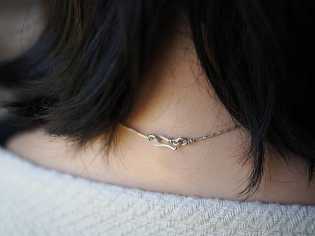 -carving Garnet- silver pendant | iichi 日々の暮らしを心地よくするハンドメイドやアンティークのマーケットプレイス