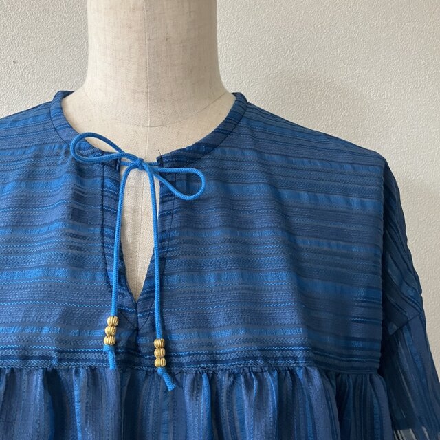 ふんわりブルーのトップス（o-to-134) | iichi 日々の暮らしを心地よくするハンドメイドやアンティークのマーケットプレイス