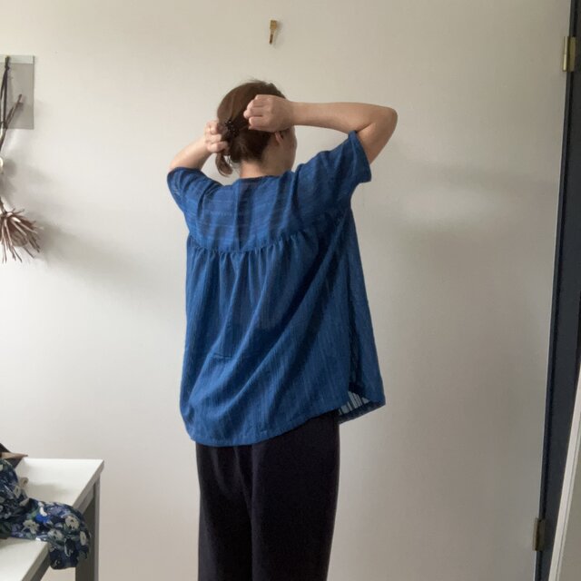 ふんわりブルーのトップス（o-to-134) | iichi 日々の暮らしを心地よくするハンドメイドやアンティークのマーケットプレイス