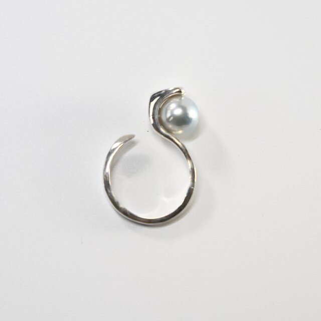 Accept pearl ring | iichi 日々の暮らしを心地よくするハンドメイドやアンティークのマーケットプレイス