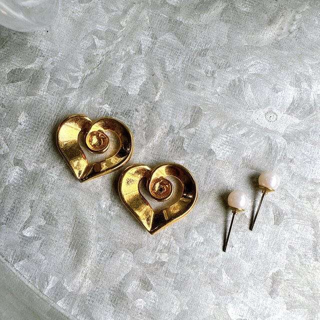 PA360-【 AVON 】エイボン・ヴィンテージピアス Gold Tone Open Heart Pearl Removal | iichi 日々の暮らしを心地よくするハンドメイドや ...