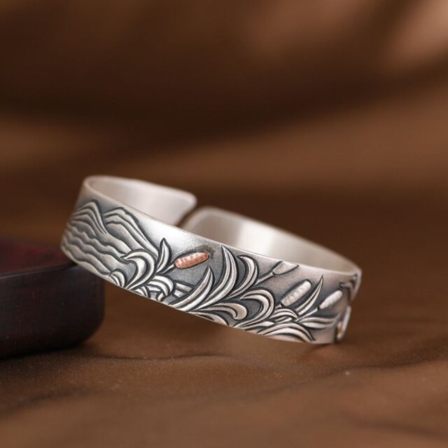 駿馬のバングル - 時を超えるエレガンスと力強さの象徴 B079 | iichi 日々の暮らしを心地よくするハンドメイドやアンティークのマーケットプレイス